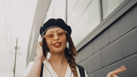 Scordia-fashionista GIFs - Get the best GIF on GIPHY