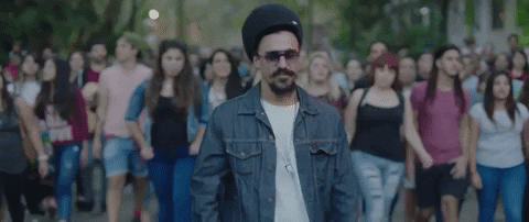 Gente Caminando GIFs - Get the best GIF on GIPHY