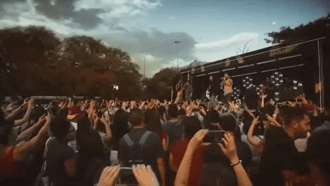 Live-Móvel GIFs on GIPHY - Be Animated