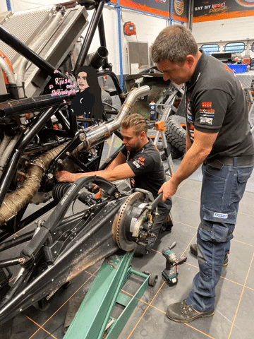 Automobile Mechanics GIFs - Get the best GIF on GIPHY