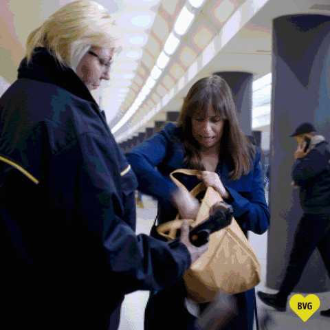 Handtasche GIFs - Get the best GIF on GIPHY