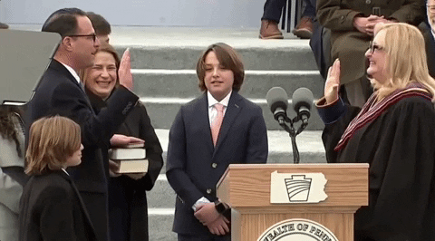 Hello, Guv'nah! Here's Your GIFcap of This Week's News. by GIPHY News ...