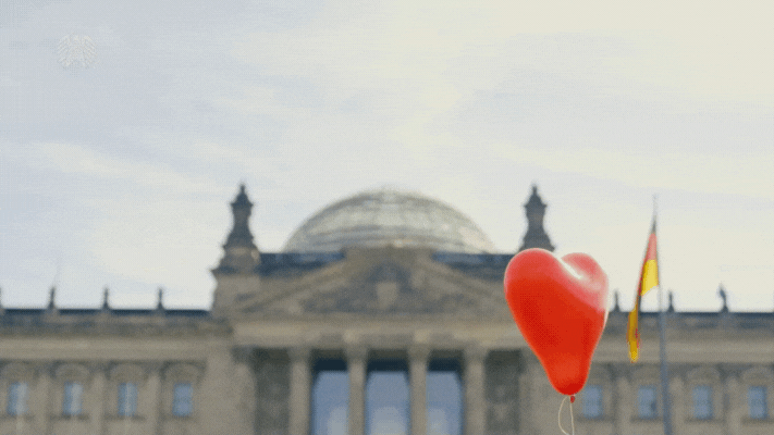 Politics Berlin GIF by Social Media Redaktion Bundestag - Find & Share ...