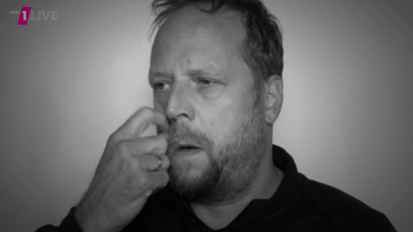 Skeptisch GIFs - Get the best GIF on GIPHY