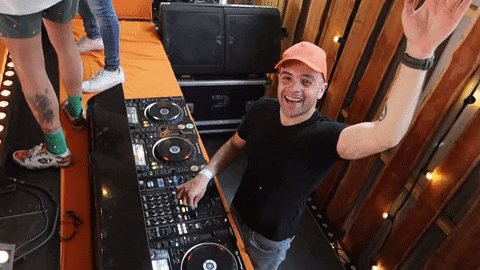 Supersized GIFs - Get the best GIF on GIPHY